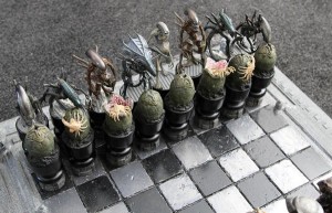 “Whoever Wins… We Lose.” Awesome, Alien vs Predator Chess Set - Riot Daily